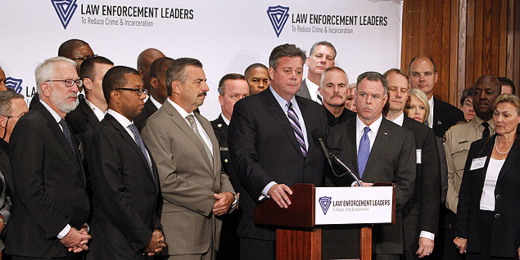 130 Top Police Chiefs and Prosecutors Urge End to Mass Incarceration ...